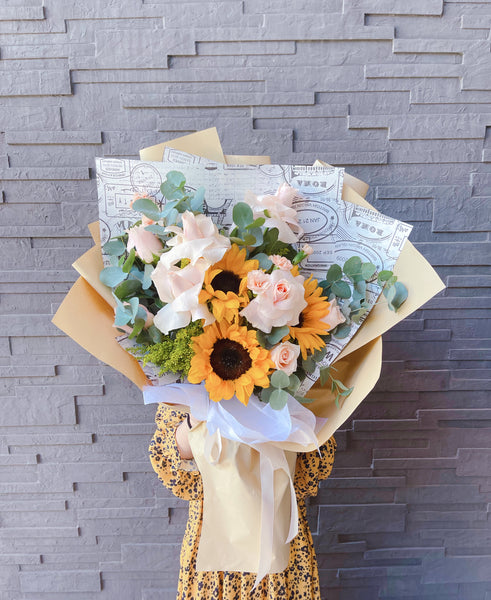 Graduation Bouquet #9 – Masterflora & Co.