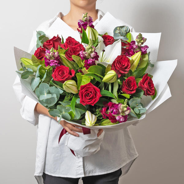 Classic Dozen Red Rose Bouquet – Masterflora & Co.