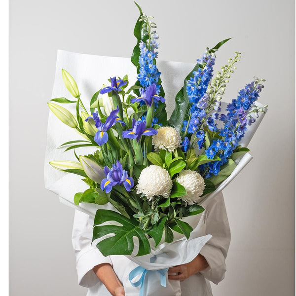 Impressive Blue and White Bouquet – Masterflora & Co.